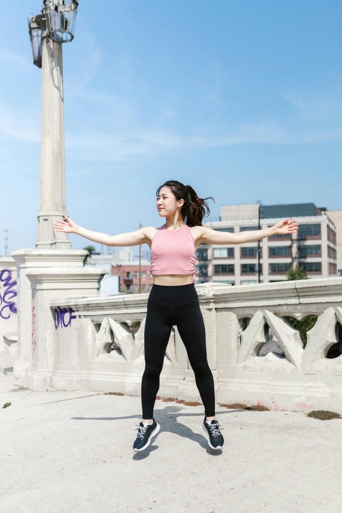 7 Moves from the Le Sserafim Workout That Torch Calories and Tone Your Core